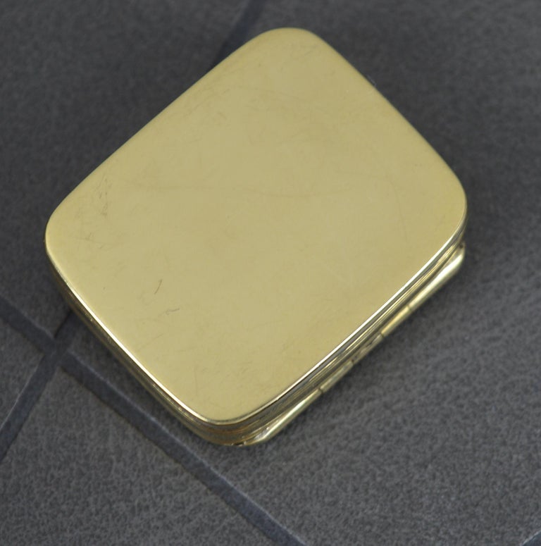 Quality Solid 18 Carat Yellow Gold Rectangular Pill Box For Sale at 1stDibs