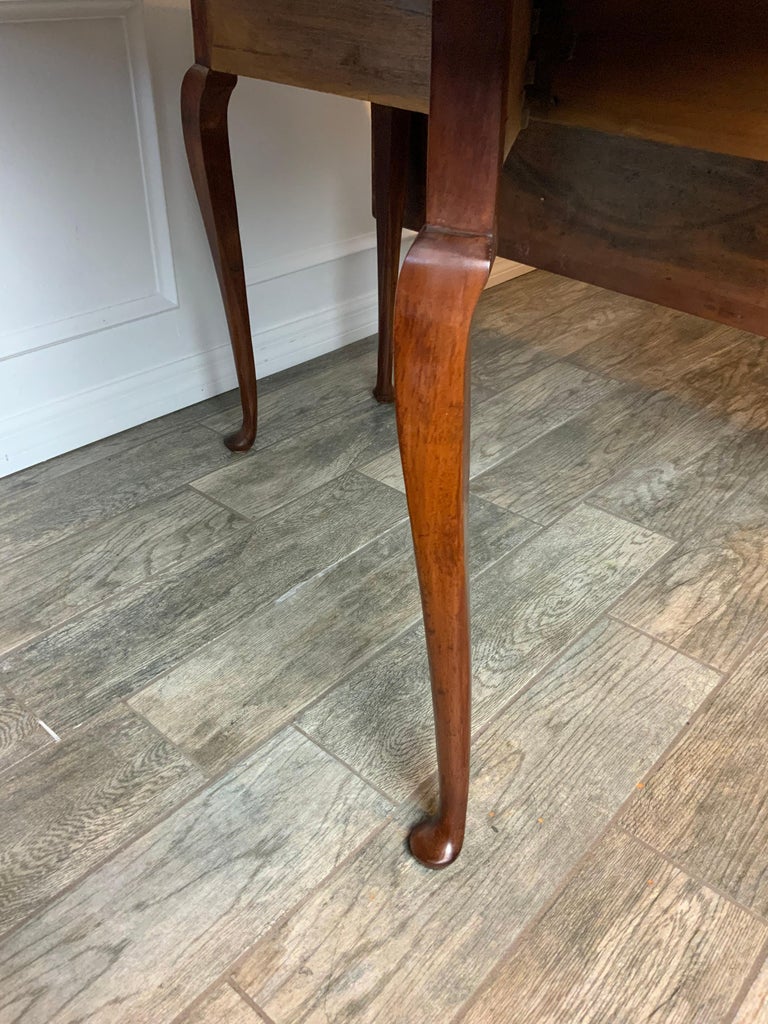Queen Anne Cherry Drop Leaf Table For Sale at 1stDibs