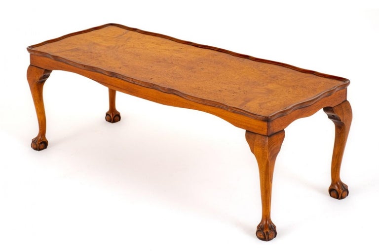 Queen Anne Coffee Table Walnut For Sale at 1stDibs