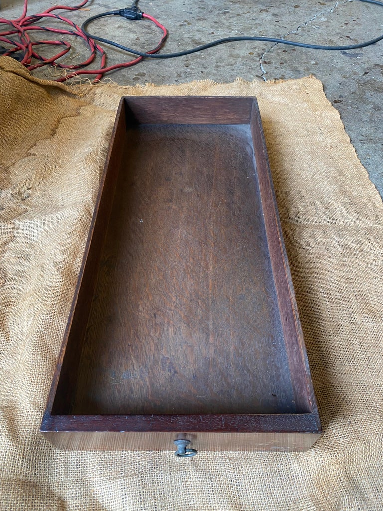 Queen Anne Singular Drop-Leaf Table with Single Drawer For Sale at 1stDibs