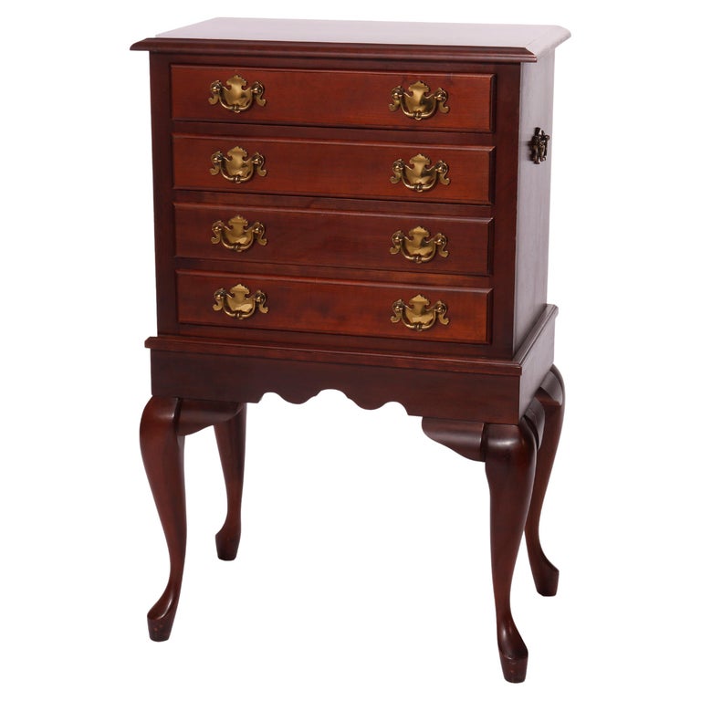 Queen Anne Style Mahogany Silver Chest, 20th C For Sale at 1stDibs