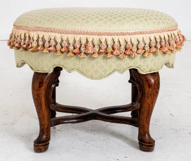 Queen Anne Style Oval Bench For Sale at 1stDibs