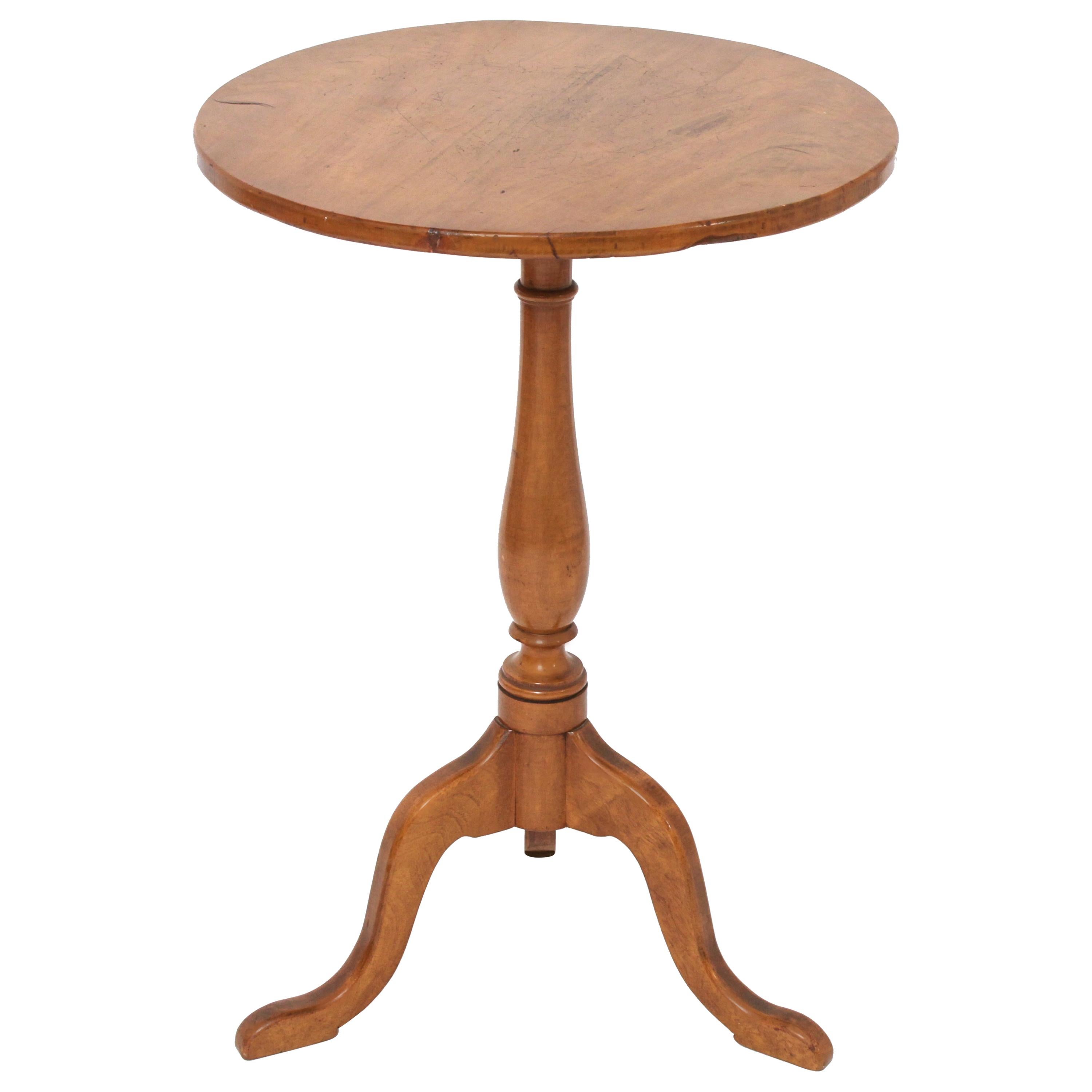 Queen Anne Style Tea Table with Round Top at 1stDibs
