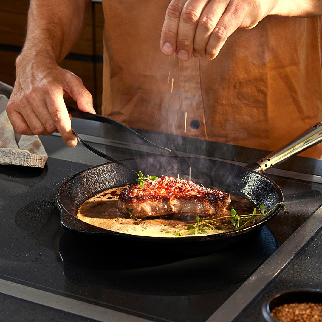 RÅ Kitchen Tweezer Tongs, Gun Metallic For Sale at 1stDibs