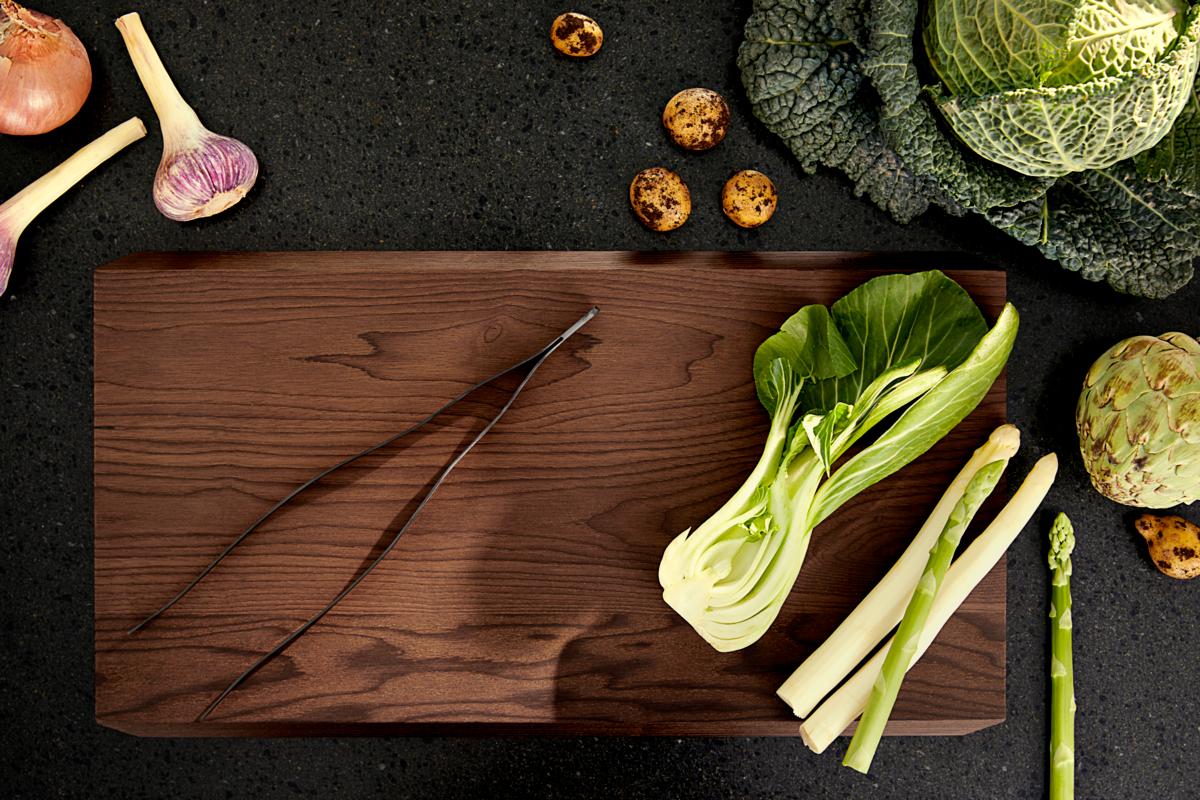 RÅ Kitchen Tweezer Tongs, Gun Metallic For Sale at 1stDibs