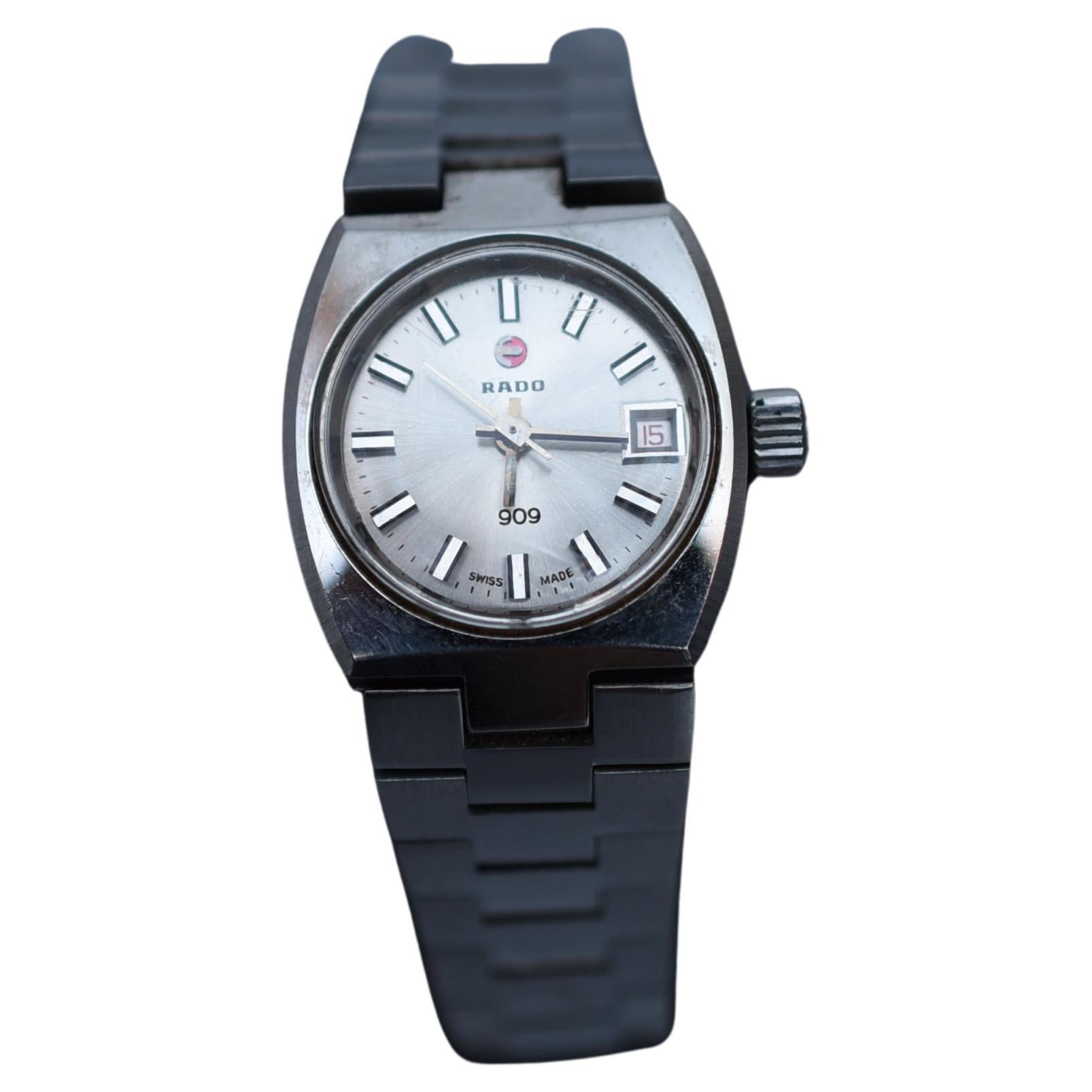 Vintage 1970s Gold-Plated Ladies Mechanical Watch For Sale at 1stDibs