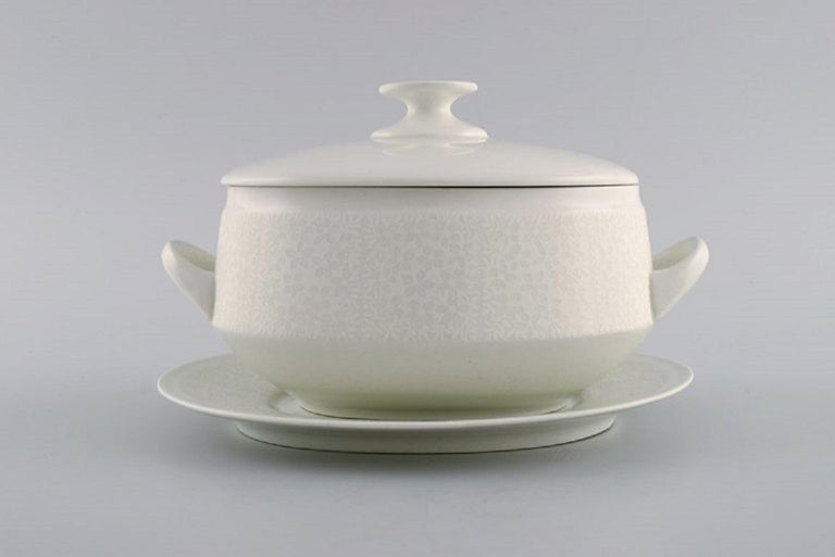 Raija Uosikkinen for Arabia, Pitsi Lidded Tureen with Saucer For Sale ...