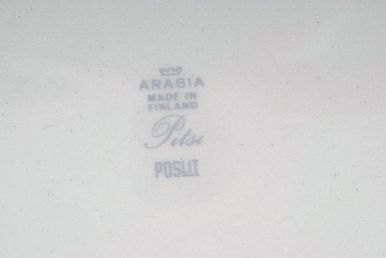 Raija Uosikkinen for Arabia, Round Pitsi Serving Dish with Flower ...
