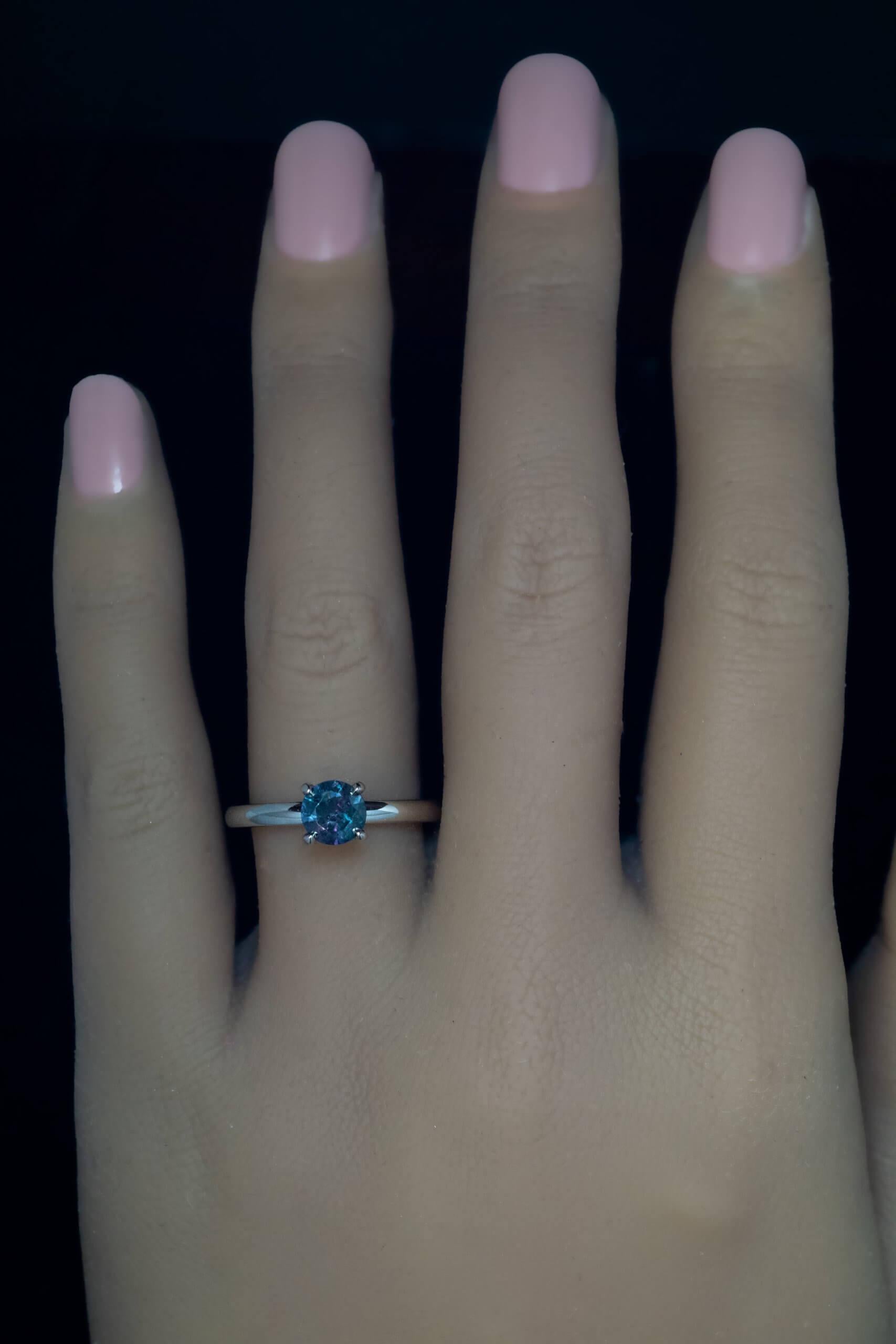 Rare 0.92 Ct Russian Alexandrite Platinum Engagement Ring For Sale at ...