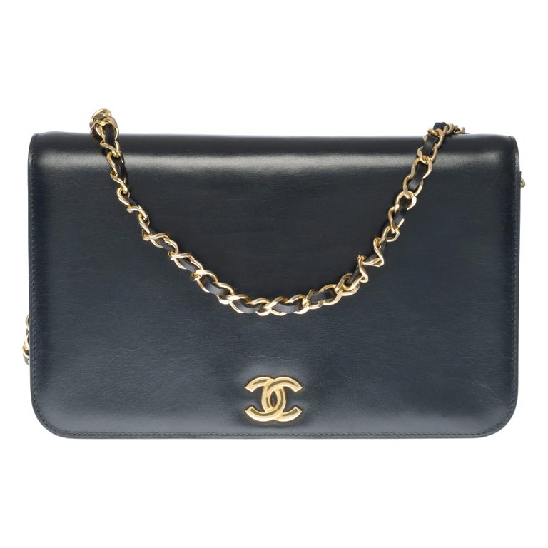 Rare Chanel Classic shoulder bag in black calfskin box leather and gold ...