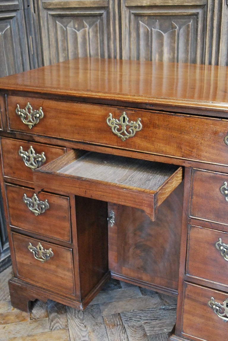 Rare Chippendale Period Kneehole Desk For Sale at 1stDibs