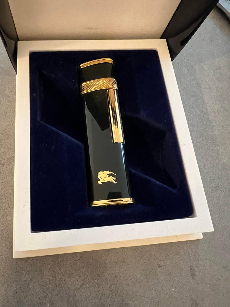 Rare Dark Green “Burberrys” Vintage Lighter Circa 80s For Sale at 1stDibs