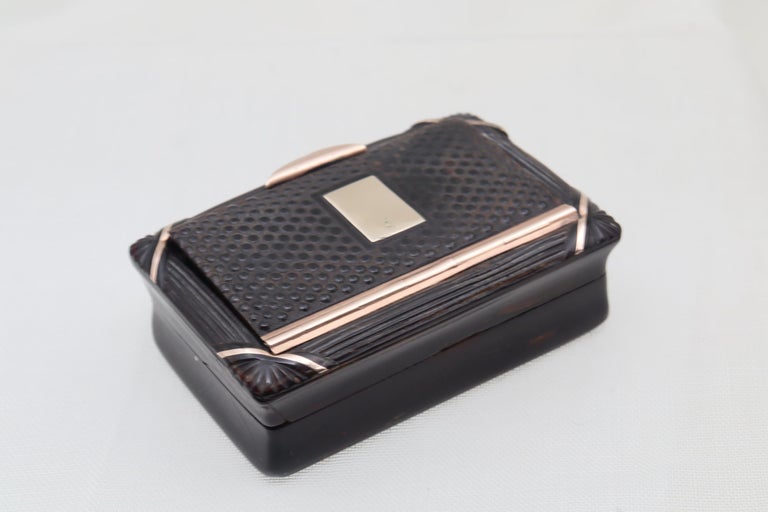 Rare double opening tortoiseshell and gold snuff box For Sale at 1stDibs