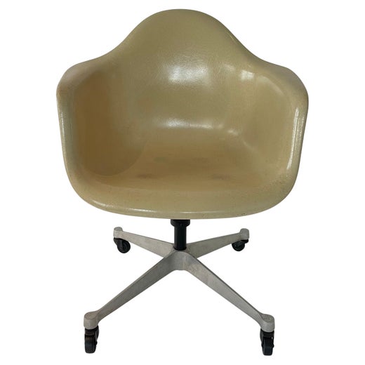 2016 Herman Miller Eames DFAW Fiberglass Shell Arm Chairs in Parchment ...