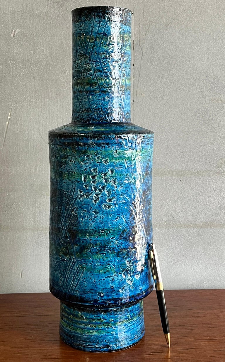 Rare Form Blue Bitossi Vase by Aldo Londi for Raymor, Italy, 1960 For ...