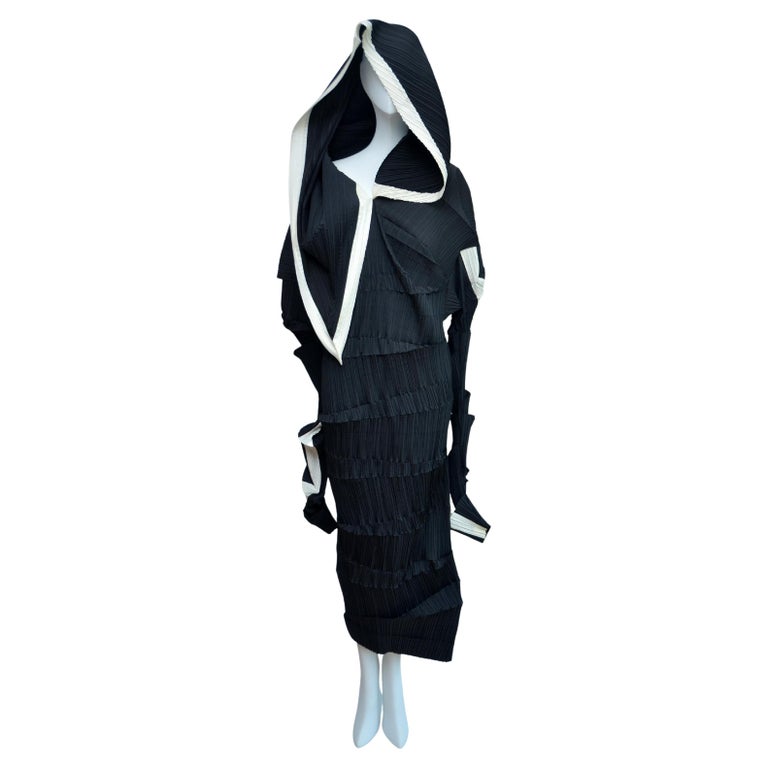 Rare Issey Miyake Dress Photography By Irving Pen For Sale at 1stDibs