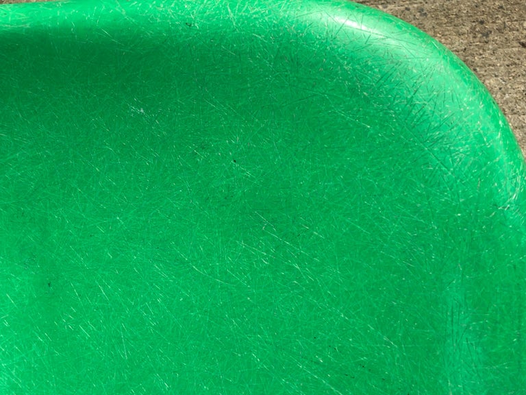 Rare Kelly Green Herman Miller Eames Fiberglass PSCC Desk Chair at ...