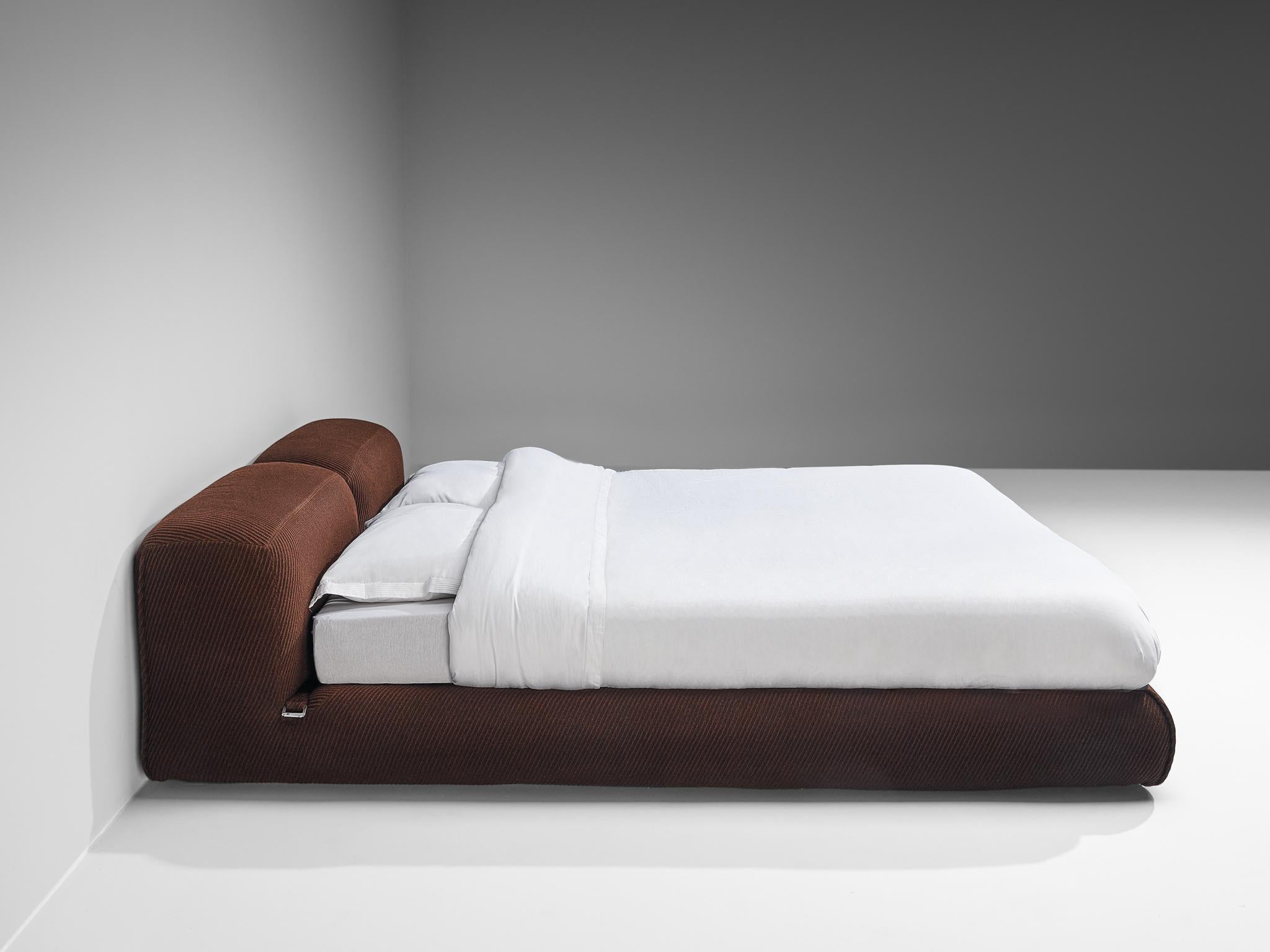 Rare Mario Bellini for Cassina 'Le Mura' King Bed in Brown Upholstery ...