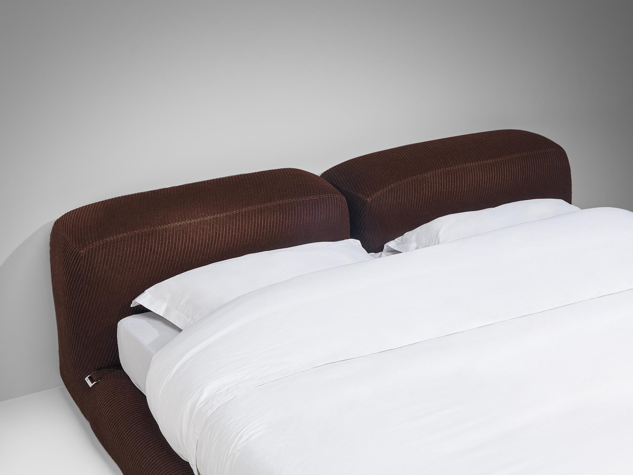 Rare Mario Bellini for Cassina 'Le Mura' King Bed in Brown Upholstery ...