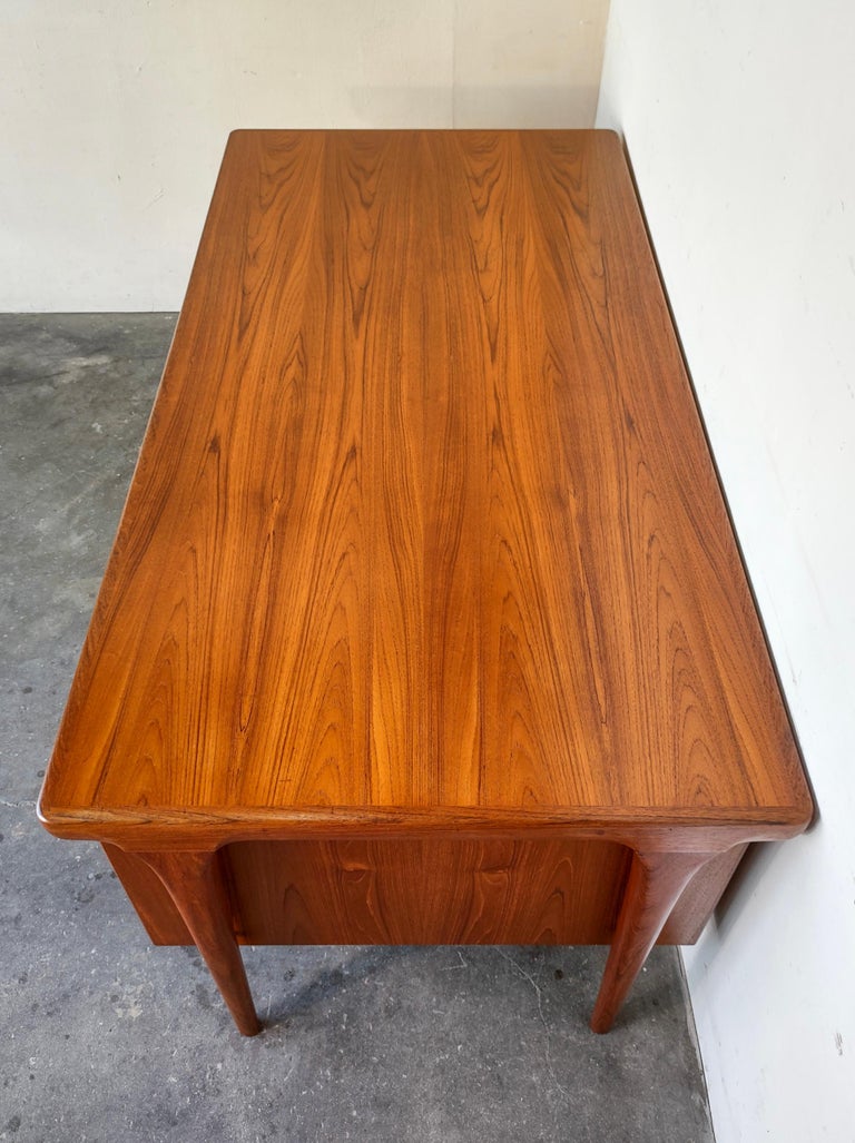 Rare Mid-Century Modern Sculptural Teak Executive Desk by Ib Kofod ...