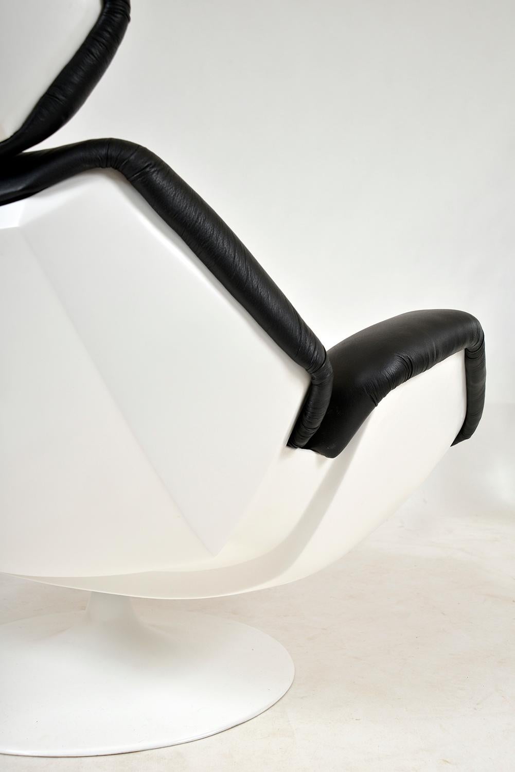 Rare Pair 1960s Space Age Swivel Lounge Chairs by Lurashell Fiberglass ...