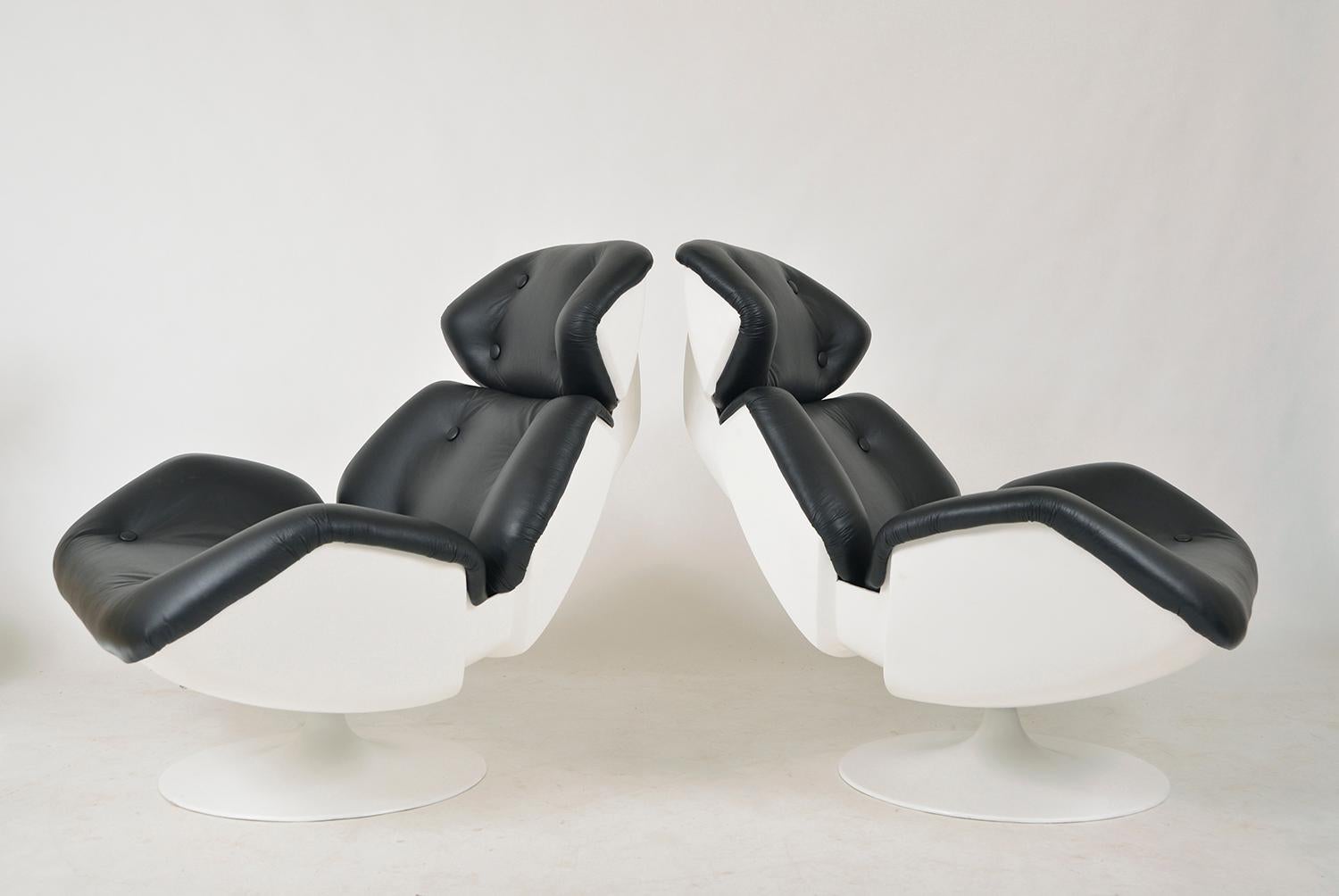 Rare Pair 1960s Space Age Swivel Lounge Chairs by Lurashell Fiberglass ...