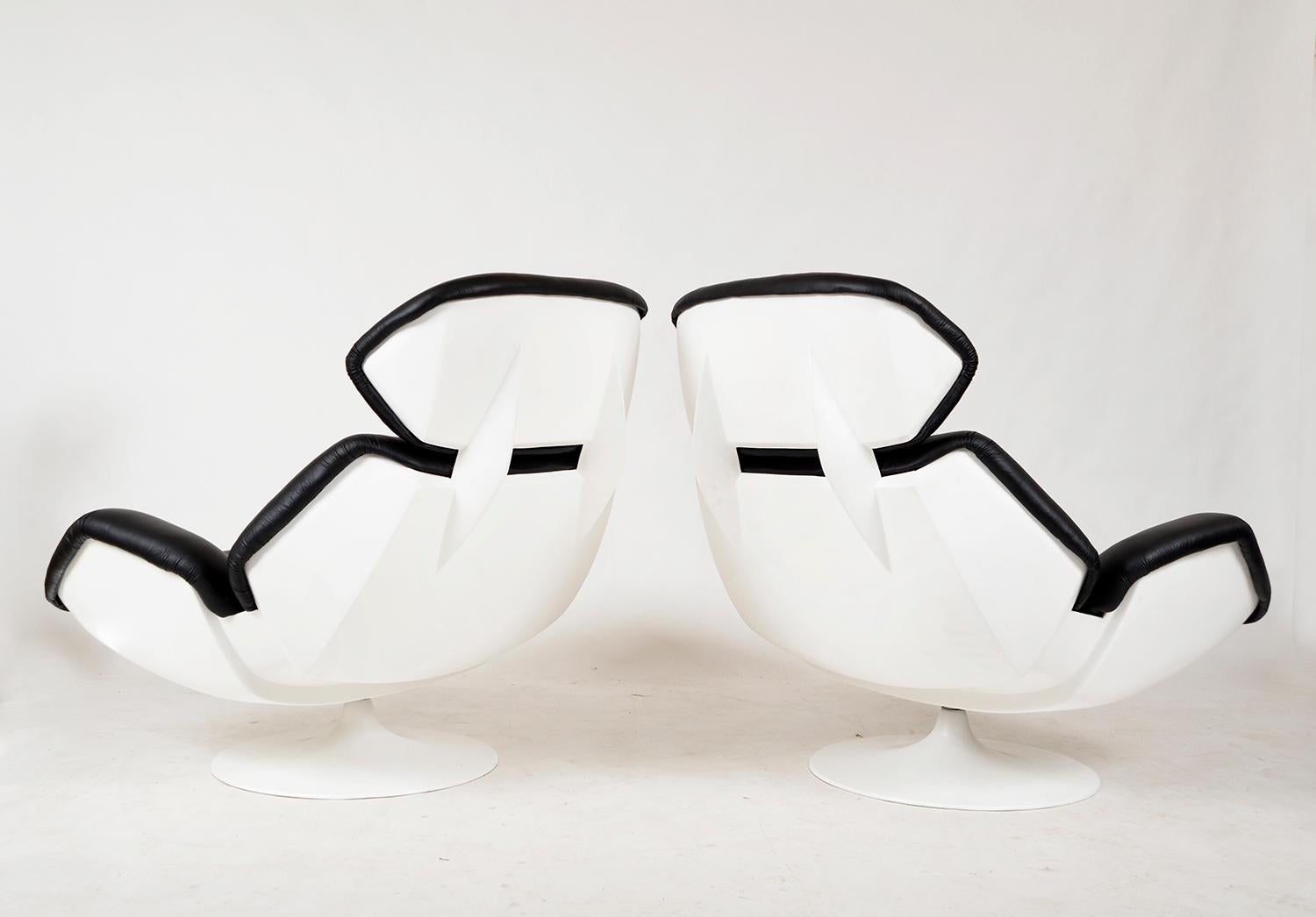 Rare Pair 1960s Space Age Swivel Lounge Chairs by Lurashell Fiberglass ...