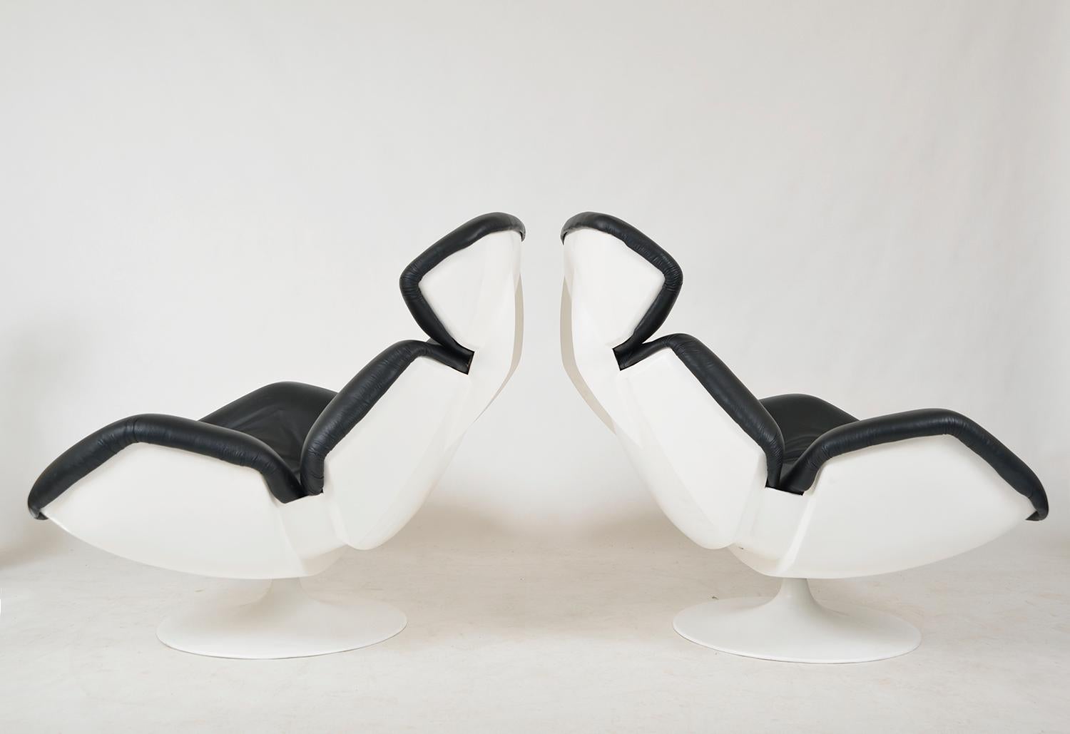 Rare Pair 1960s Space Age Swivel Lounge Chairs by Lurashell Fiberglass ...