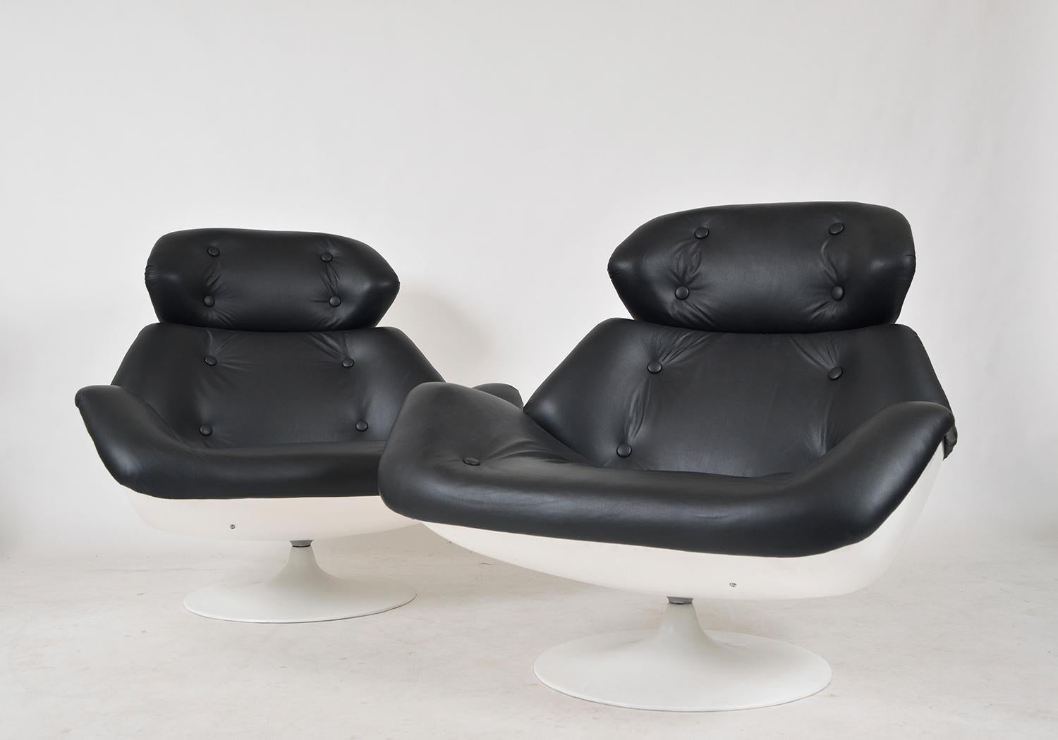 Rare Pair 1960s Space Age Swivel Lounge Chairs by Lurashell Fiberglass ...