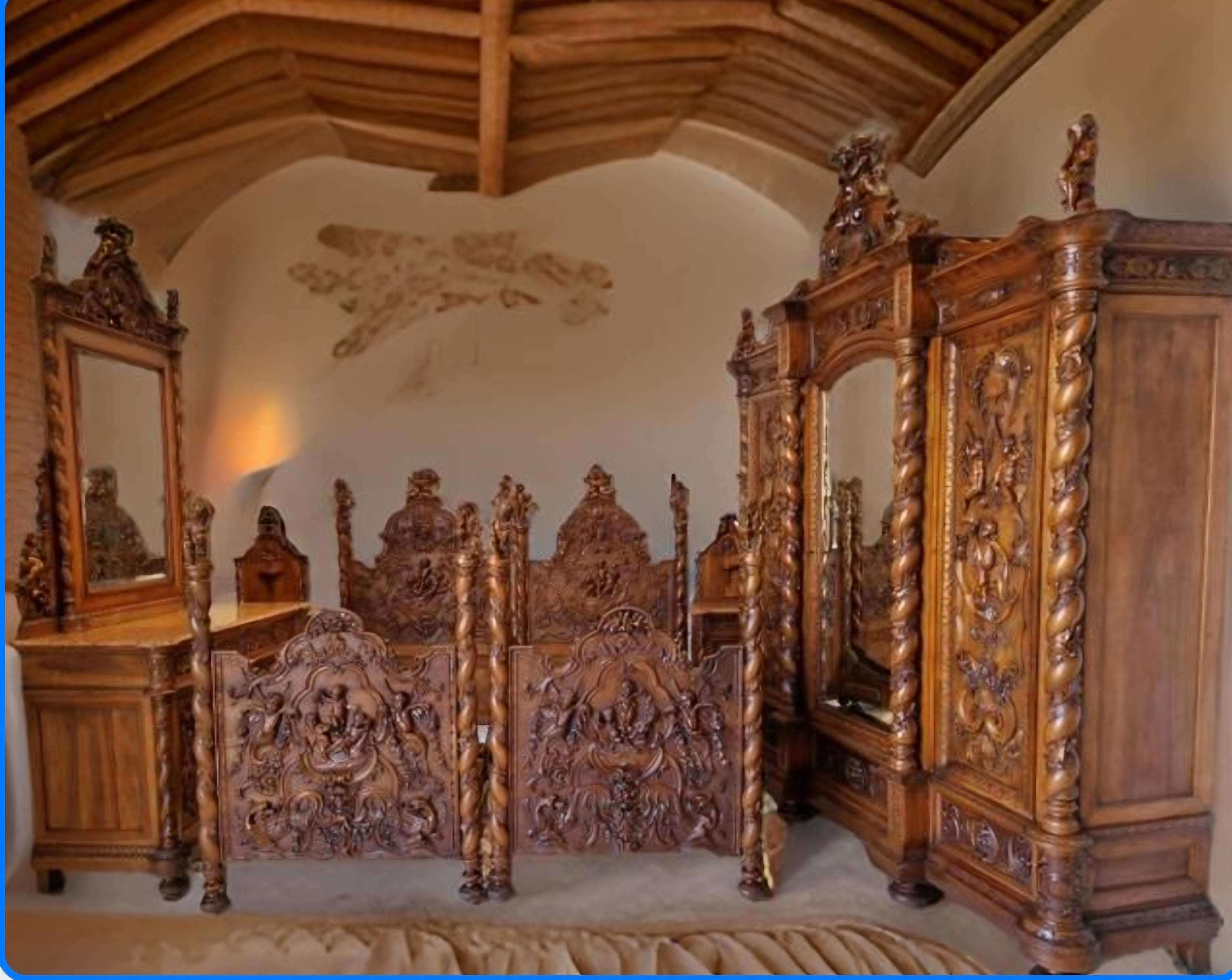 Rare Renaissance Bedroom Set Italian 19th Century For Sale at 1stDibs