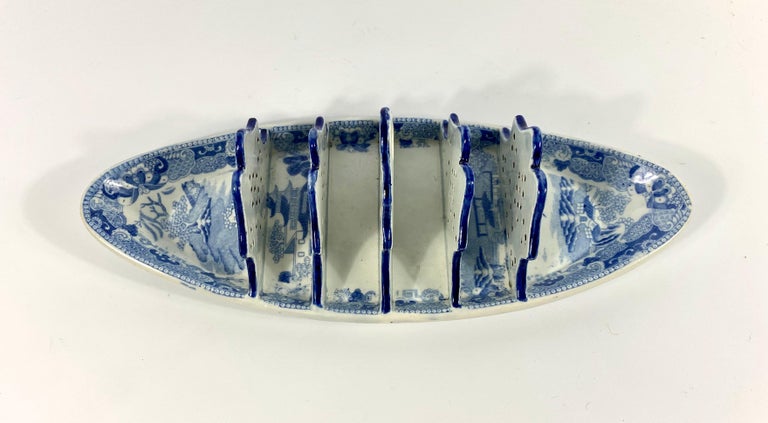 Rare Spode Pearlware Toast Rack, Willow Pattern, circa 1820 at 1stDibs