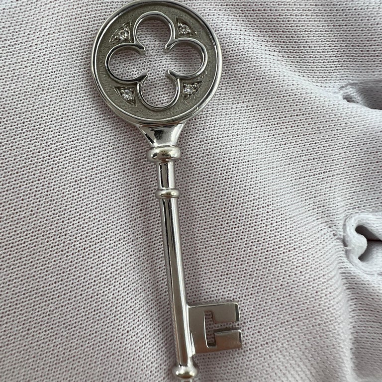 Rare Tiffany and Co. Diamond 4 Leaf Clover 18k White Gold Key Pendant ...