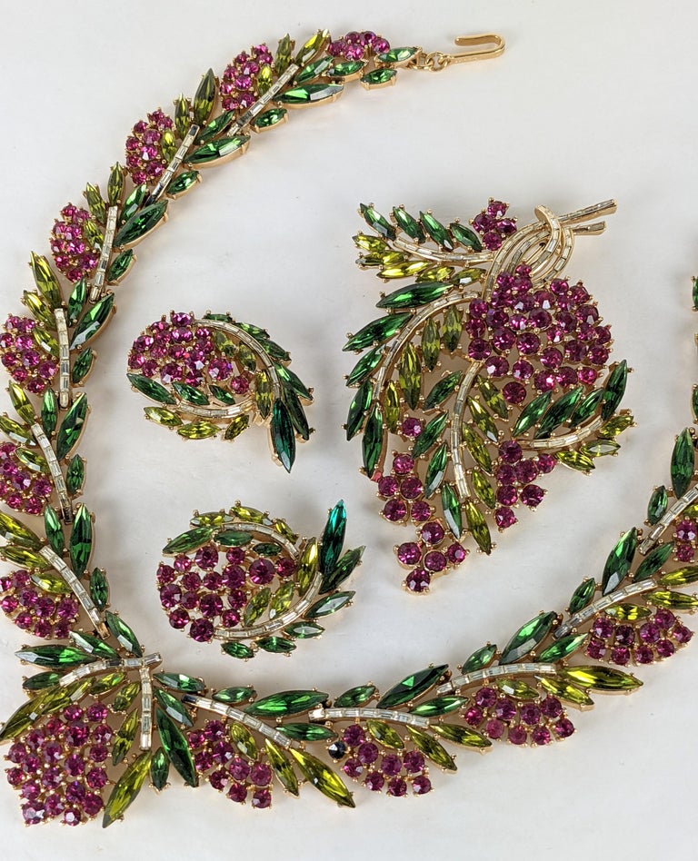 Rare Trifari "Esplanade" Suite with Original Box For Sale at 1stDibs