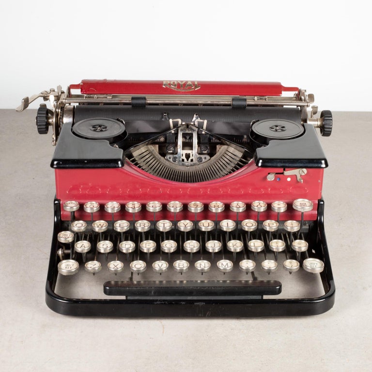 Rare Two Tone Royal "P" Portable Typewriter, c.1928 For Sale at 1stDibs