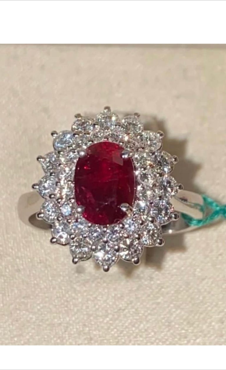 Rare unheated AIGS certified PIGEON BLOOD ruby 2,12 ct and diamonds on ring For Sale at 1stDibs