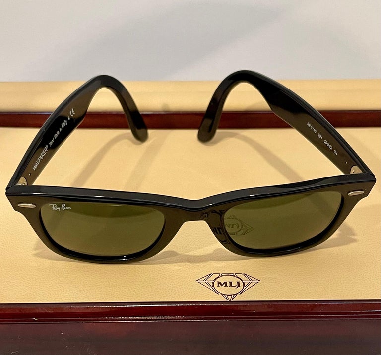 Ray-Ban RB2140 ORIGINAL WAYFARER CLASSIC Black/Green Classic For Sale at 1stDibs