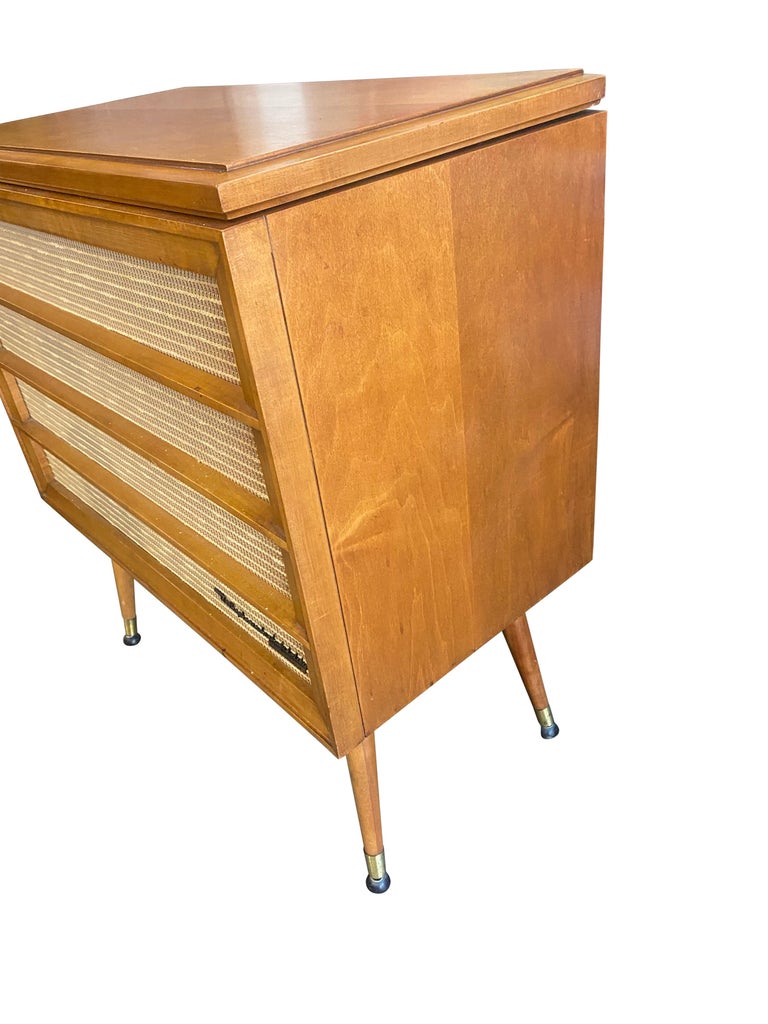 RCA Victor Turntable Cabinet with Record Player at 1stDibs