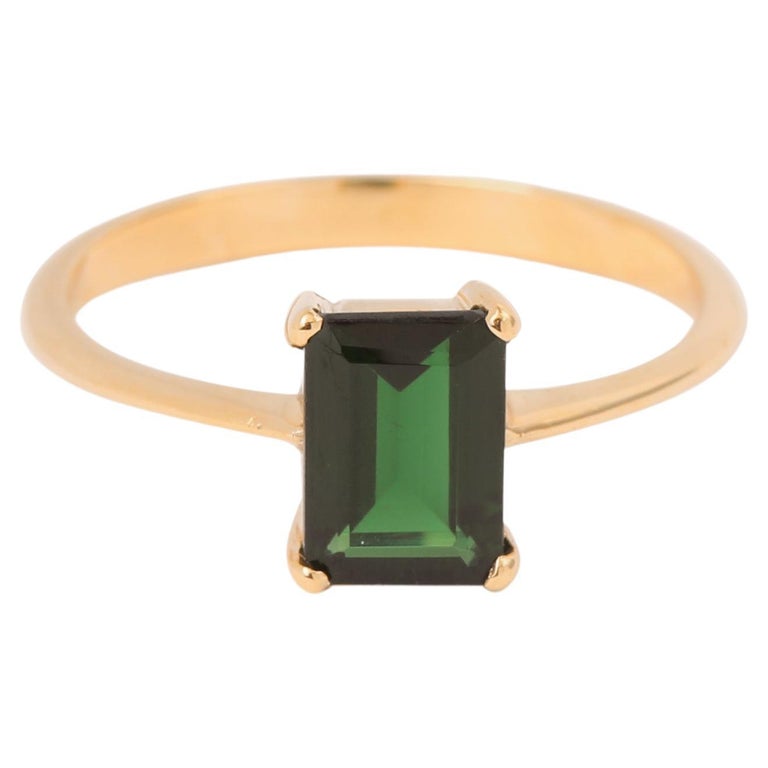 Rectangular Green Tourmaline 18 Carats Yellow Gold Ring For Sale at 1stDibs