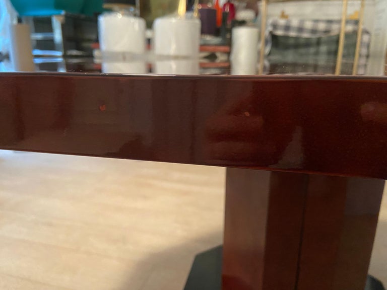 Red lacquered dining table and gold dust, 1970s For Sale at 1stDibs