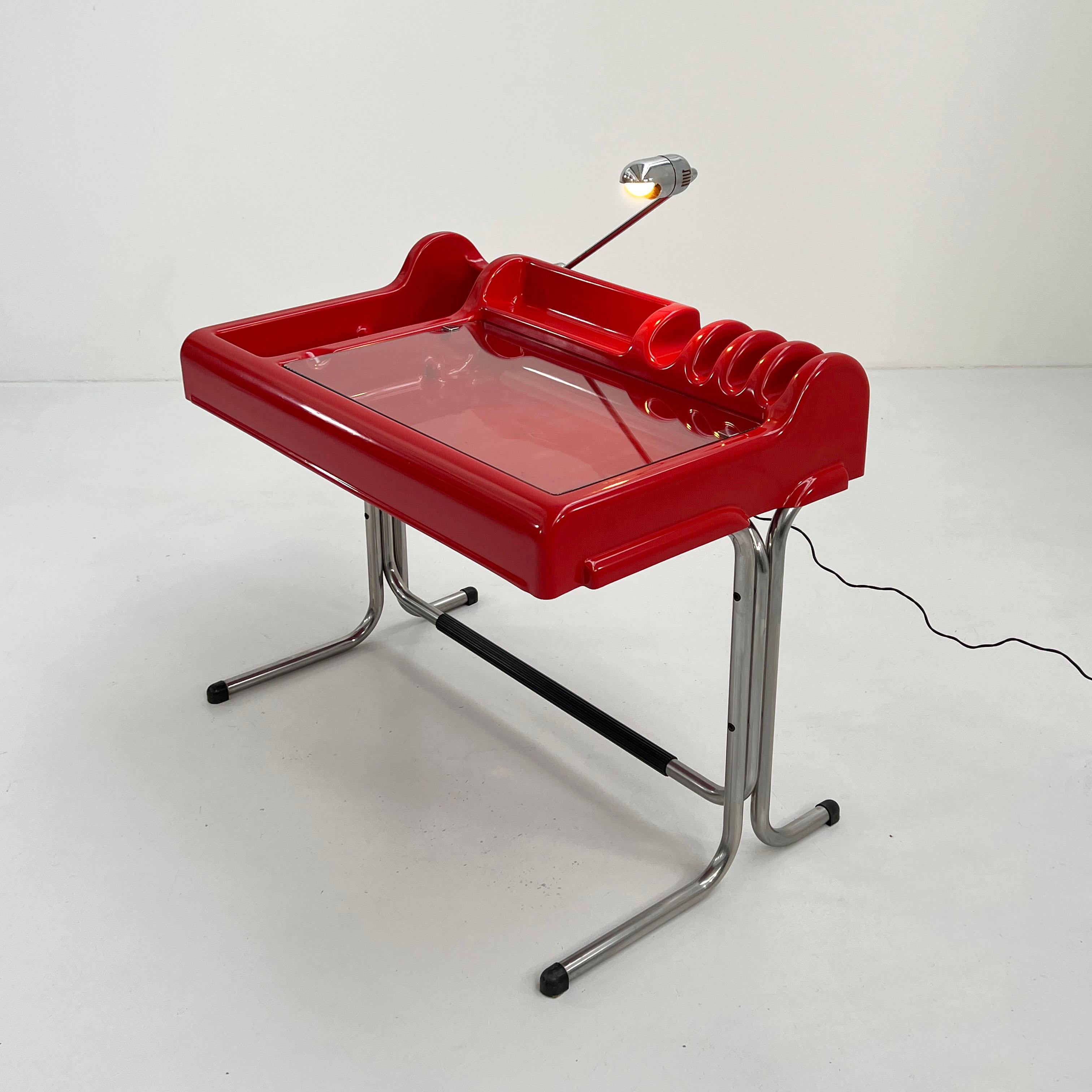 Red Orix Desk by Vittorio Parigi and Nani Prina for Molteni, 1970s at ...