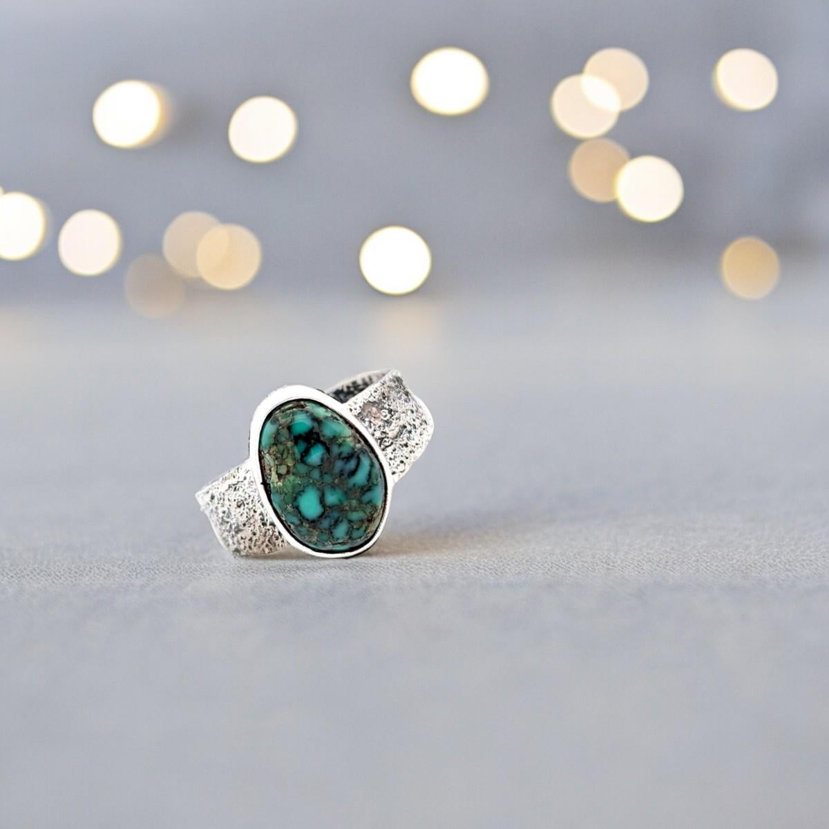 Red Rock Ridge's Emerald Beauty: Rob Sherman's Sterling Silver Tufa ...