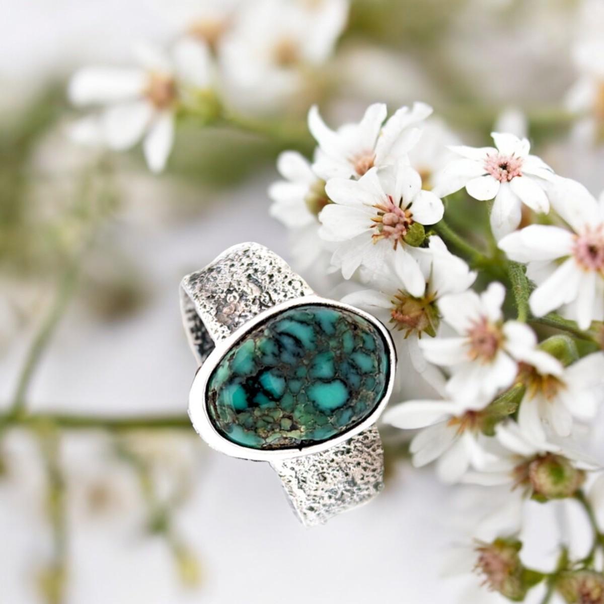 Red Rock Ridge's Emerald Beauty: Rob Sherman's Sterling Silver Tufa ...