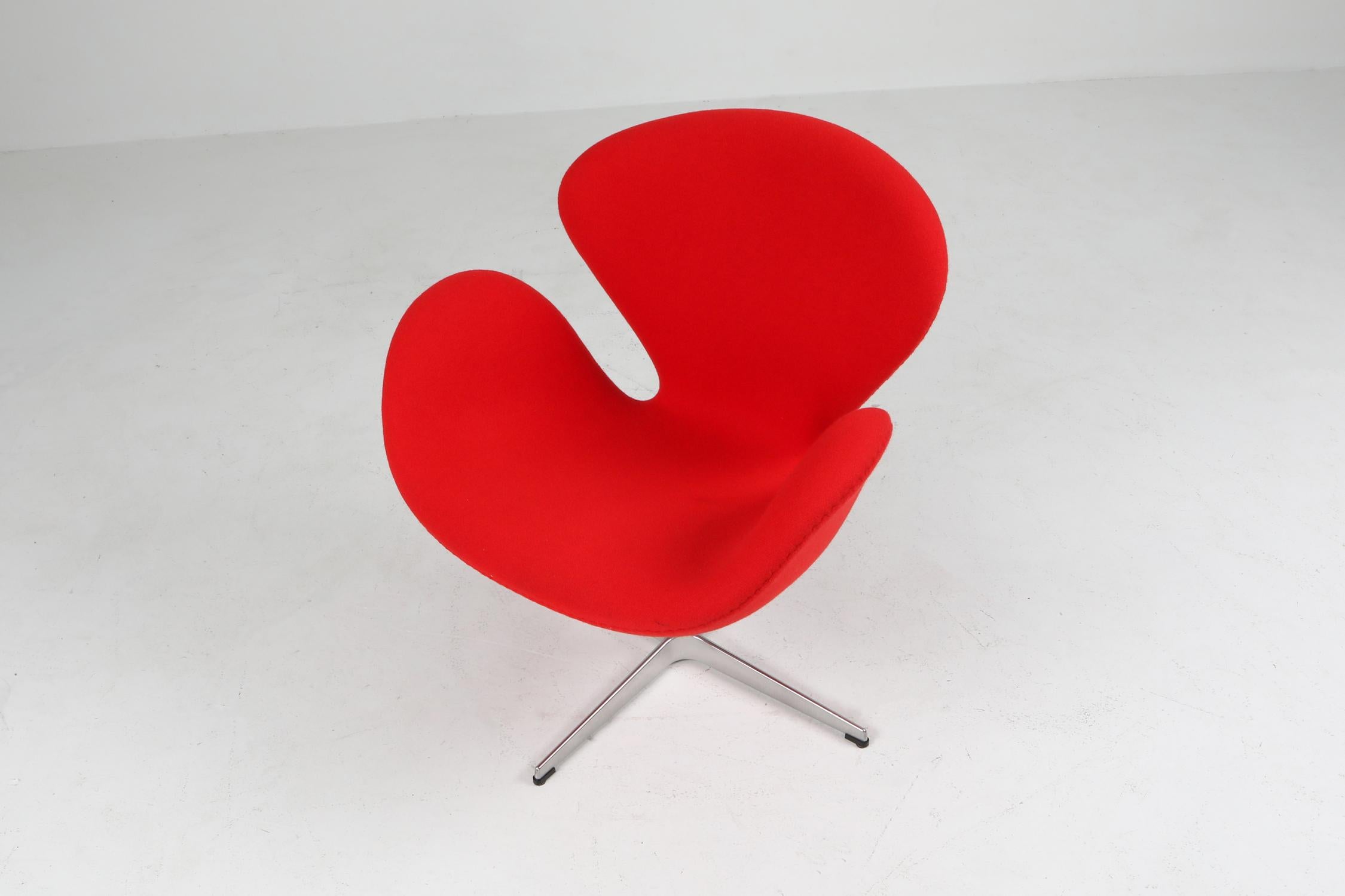 Red Swan Chair by Arne Jacobsen for Fritz Hansen at 1stDibs | swan ...