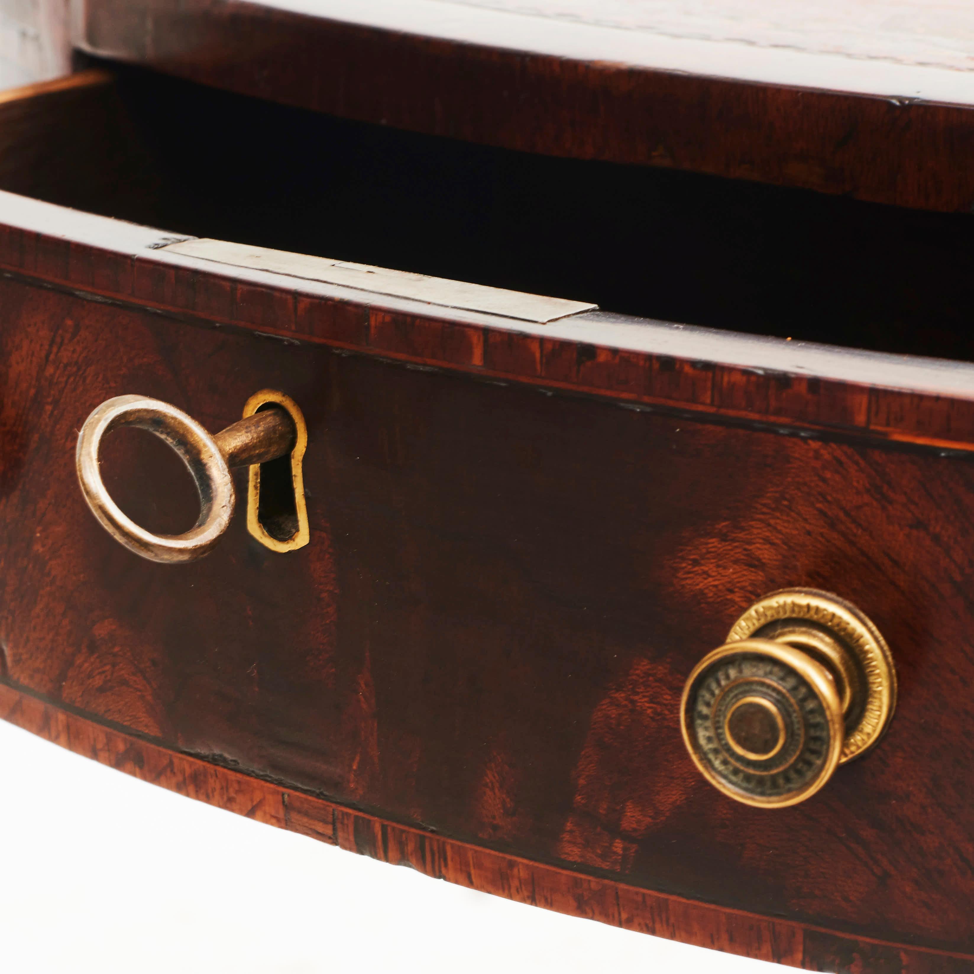Regency Revolving Mahogany Drum Table, England, 1810-1820 at 1stDibs