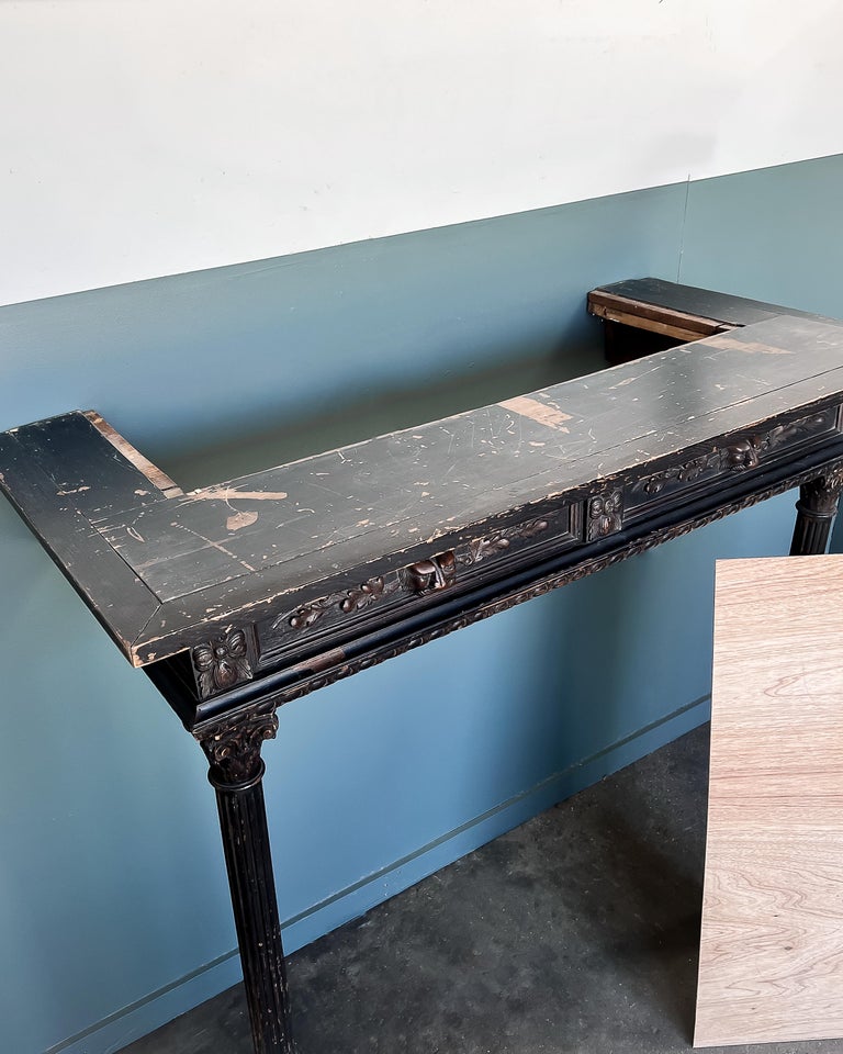 Regency Style Fireplace Mantel and Columns For Sale at 1stDibs