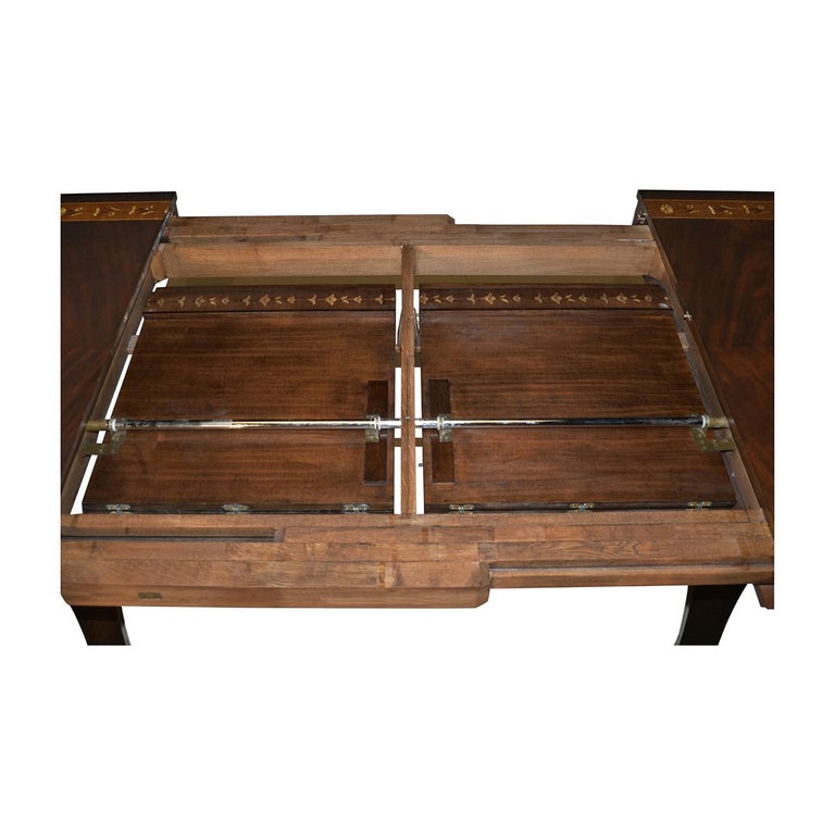 Regency Style Mahogany Extension Dining Table For Sale at 1stDibs