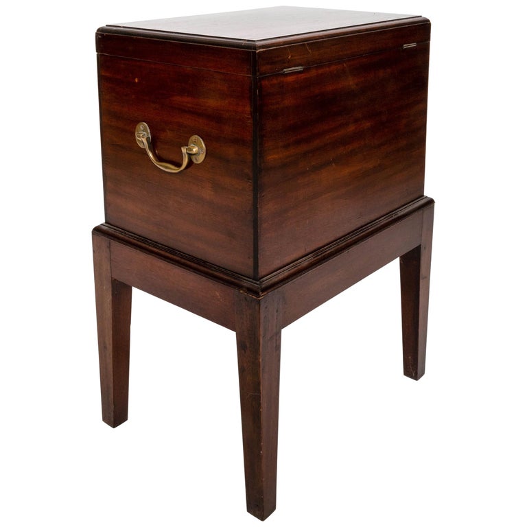 Regency Style Mahogany Wine Cellarette on Stand For Sale at 1stDibs