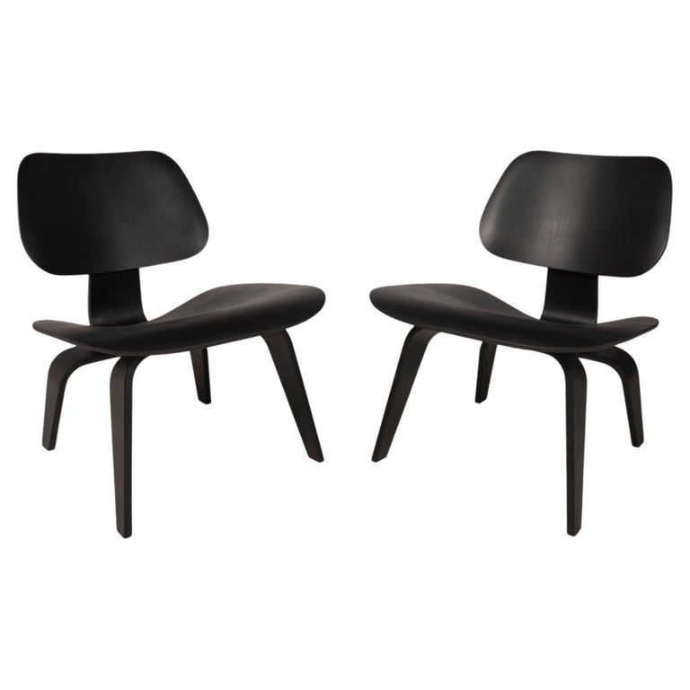 Set of Two '2' Herman Miller LCW Lounge Chairs by Charles and Ray Eames ...