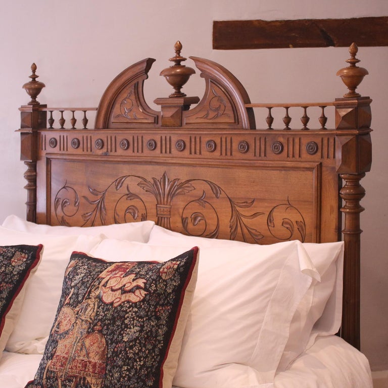 Renaissance Style Antique Bed in Walnut WK157 at 1stDibs | renaissance ...