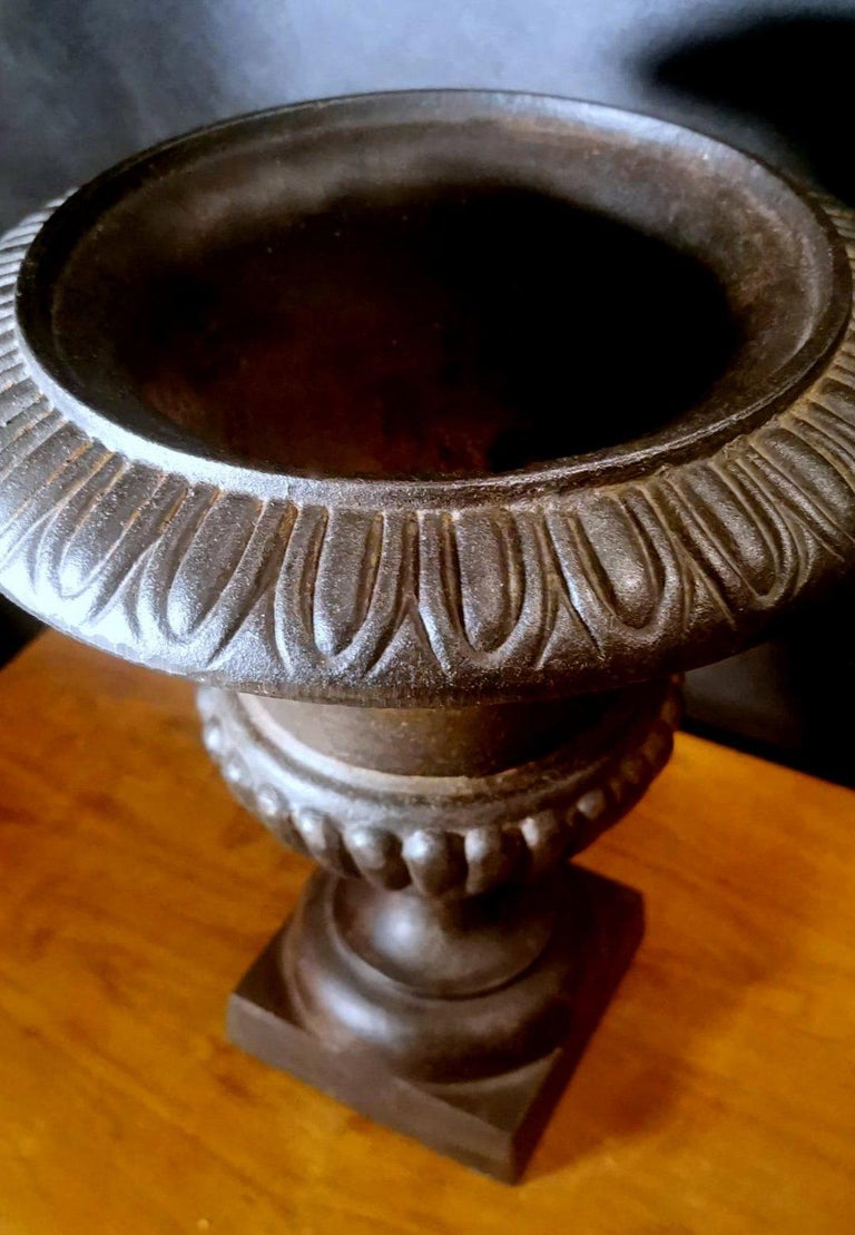 Renaissance Style French Medici Vase in Cast Iron For Sale at 1stDibs
